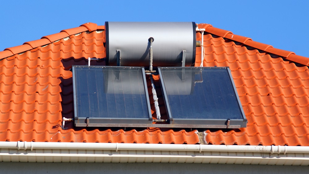 Solární panely na ohřev vody → Cena, srovnání, jak je vyrobit doma